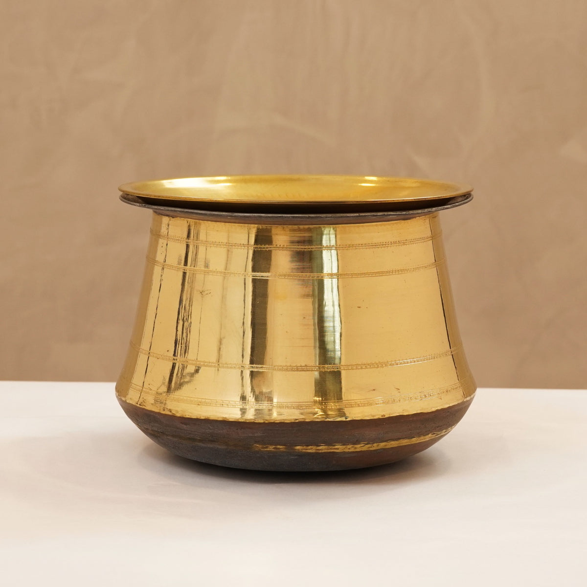 Handcrafted Brass Rice Pot with Plate ( 4 litre) – UrthIndia